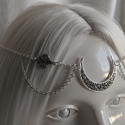 Simple Moon Hand Chain - Etsy