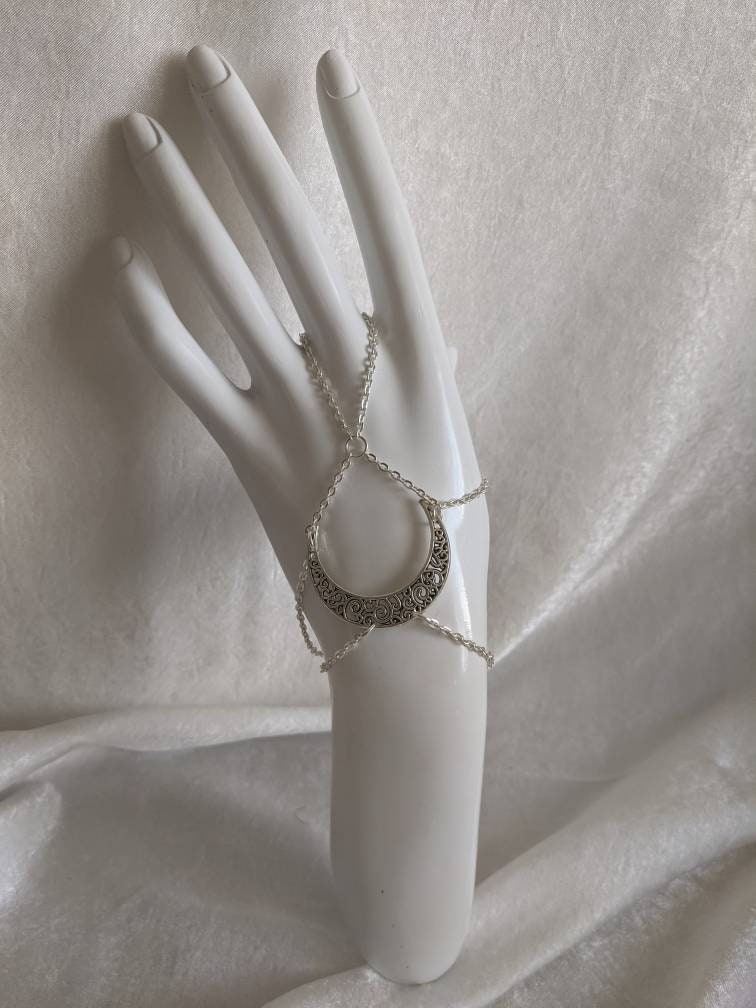 Simple Moon Hand Chain | Etsy