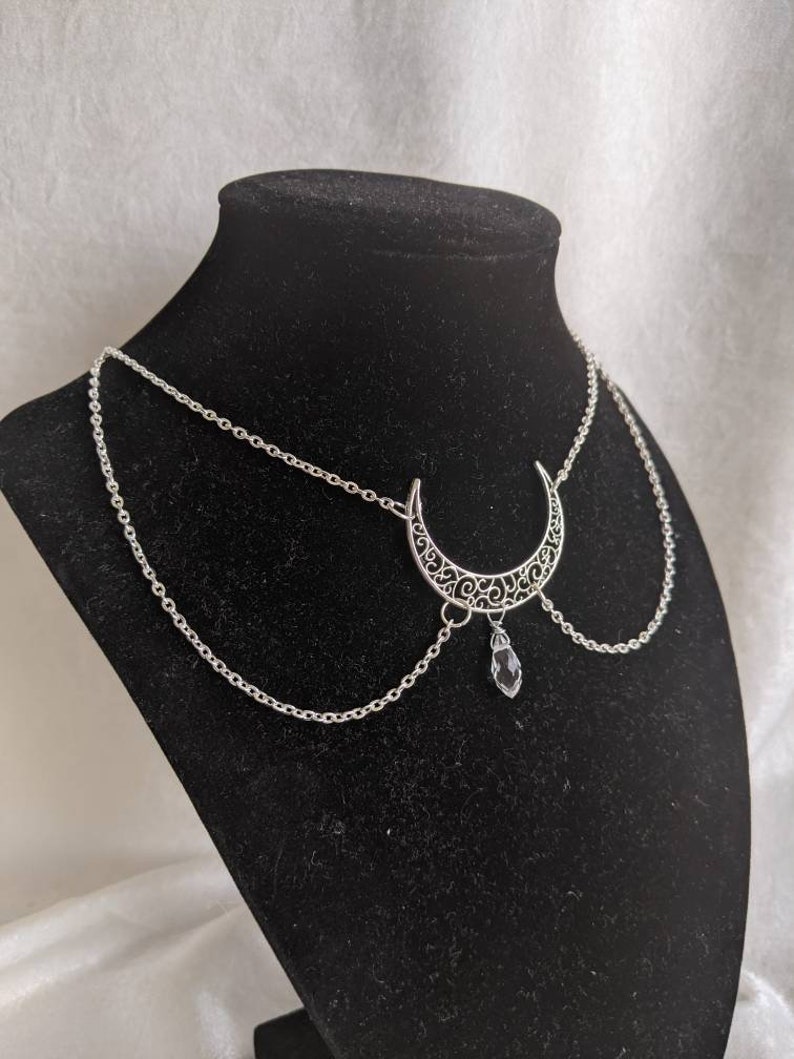 Simple Filigree Moon Necklace - Etsy