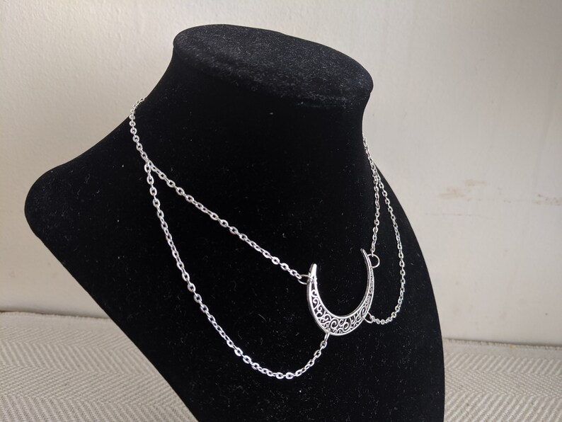 Simple Filigree Moon Necklace | Etsy