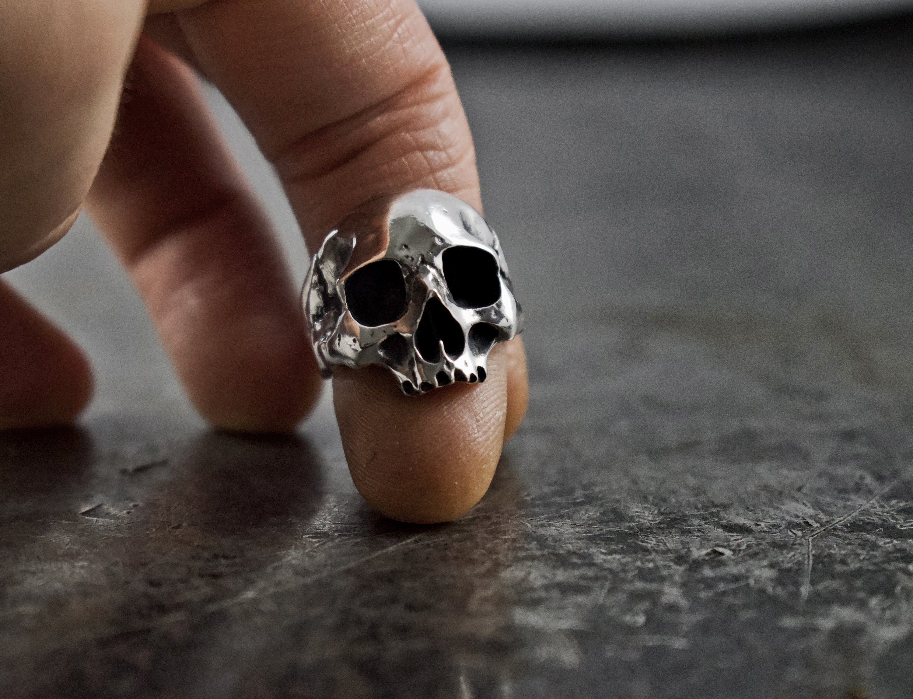 Anatomical Skull Ring Toothless - Etsy