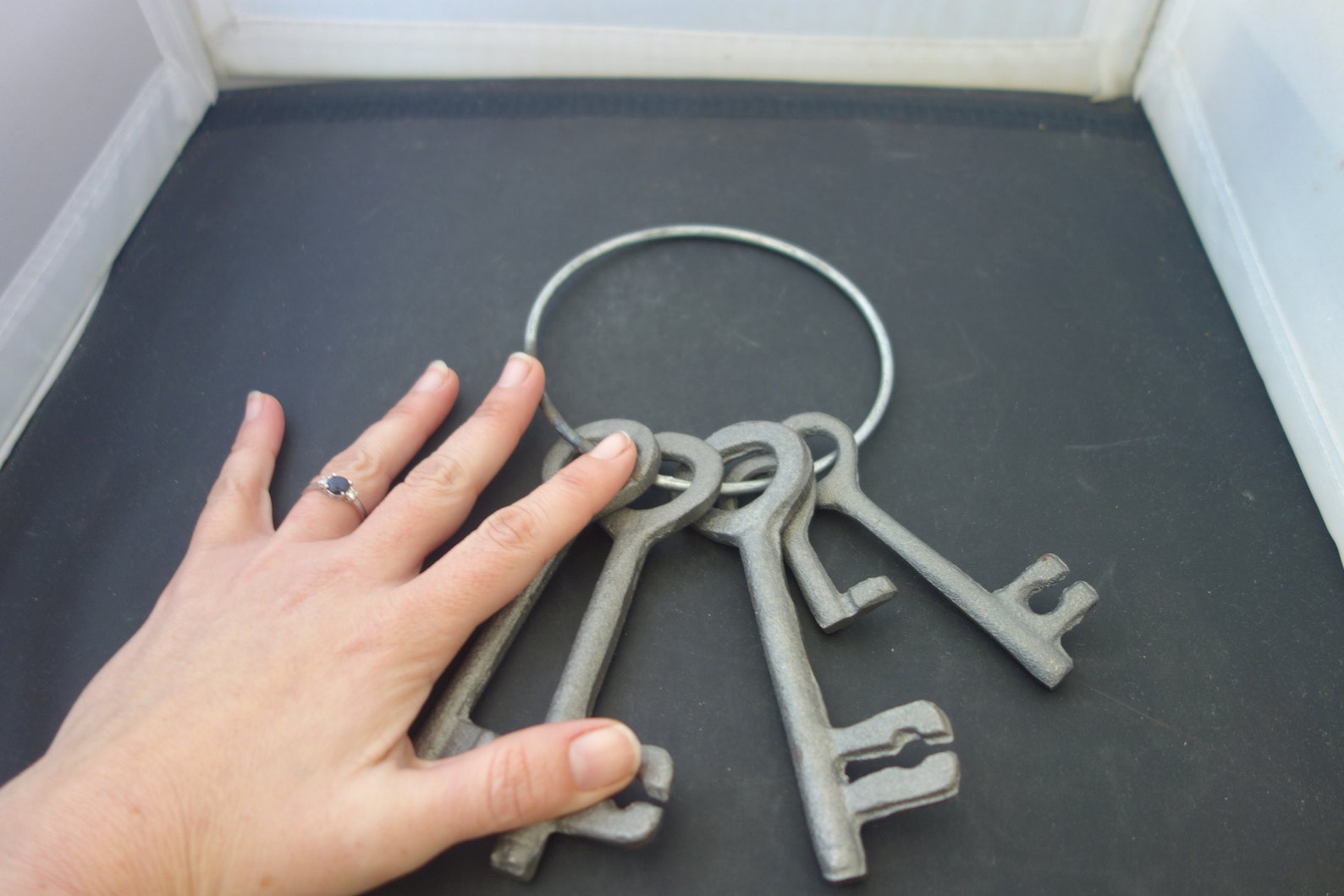 Vintage Large Set of Jailer's Keys Novelty Key Set Art Piece Prop Very ...