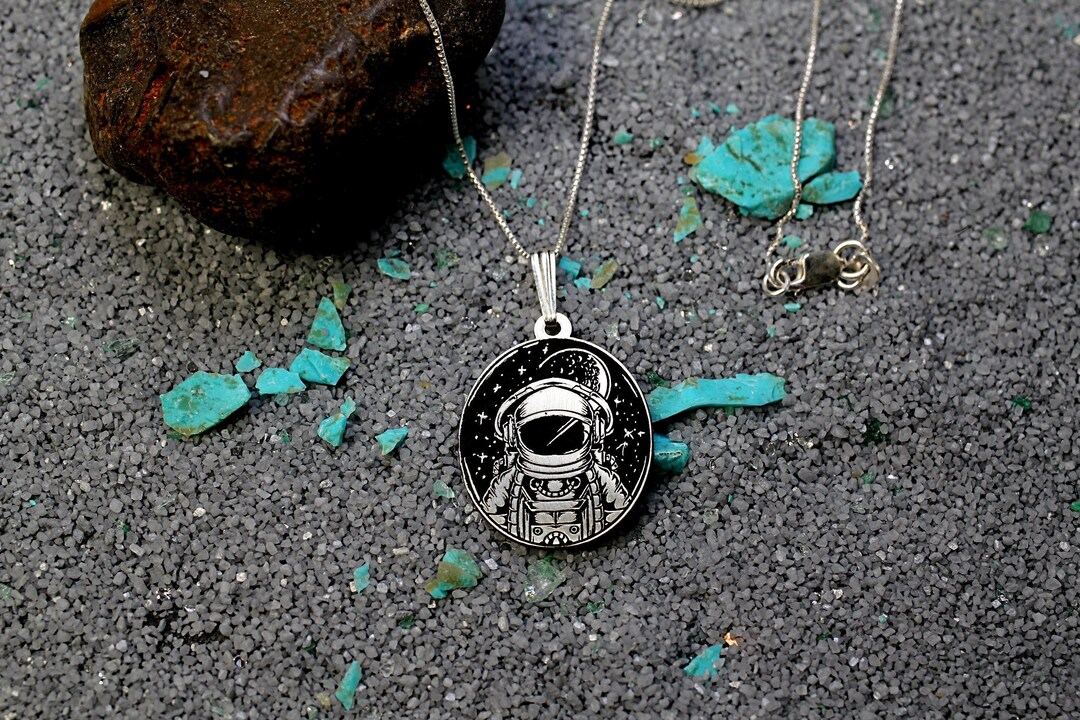 NASA Astronaut Necklace, Silver Explorer Pendant, Moon Landing Charm ...