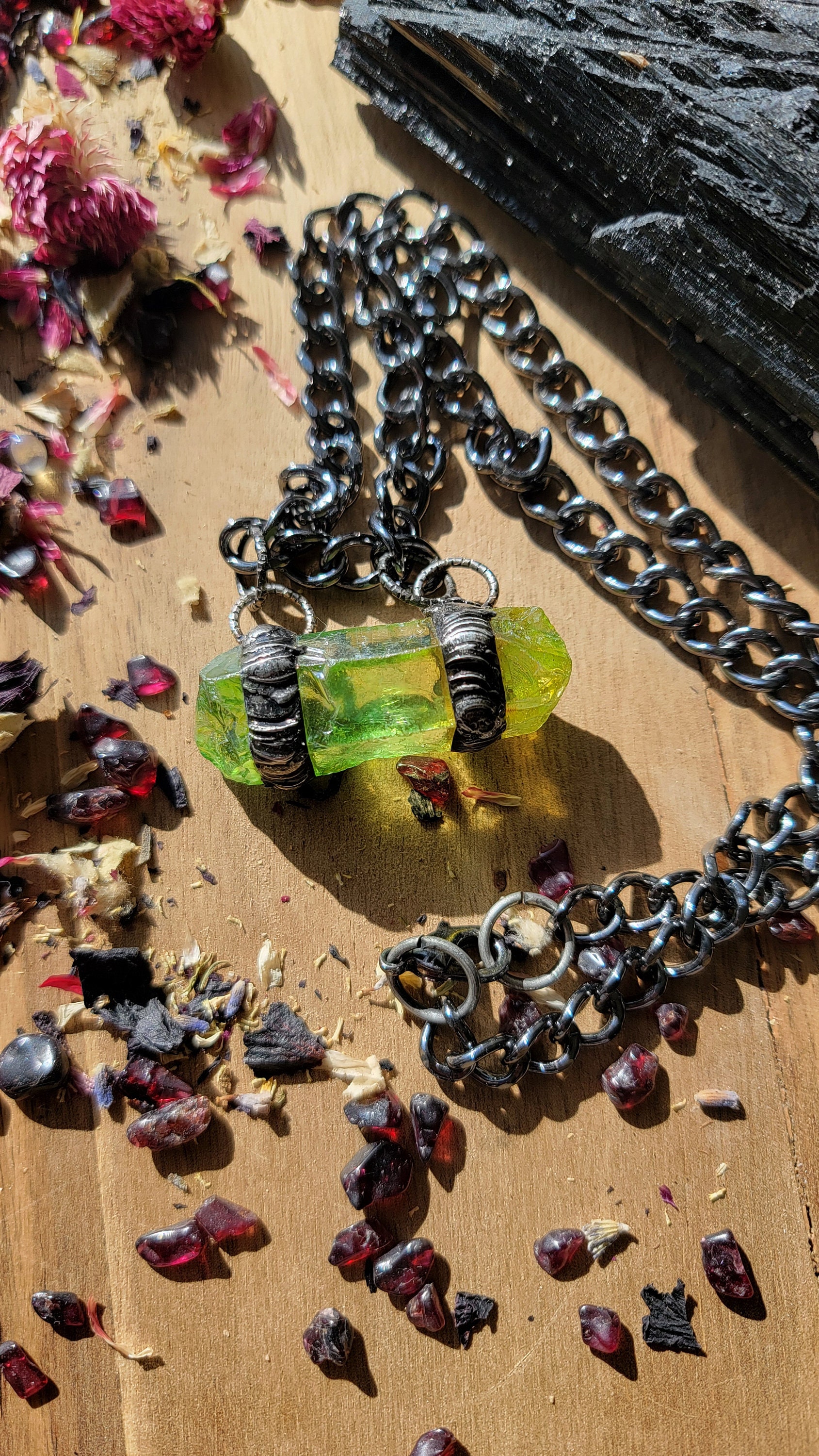 Sour Apple Green Aura Quartz Shard With Chunky Chain Talisman Amulet - Etsy