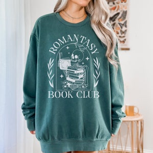 Romantasy Book Club Svg, Trendy Bookish Svg, Romantasy Lover Svg ...