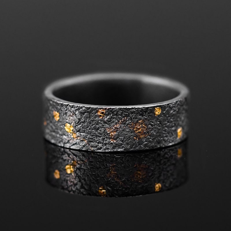 Mens Rustic Wedding Band - Etsy