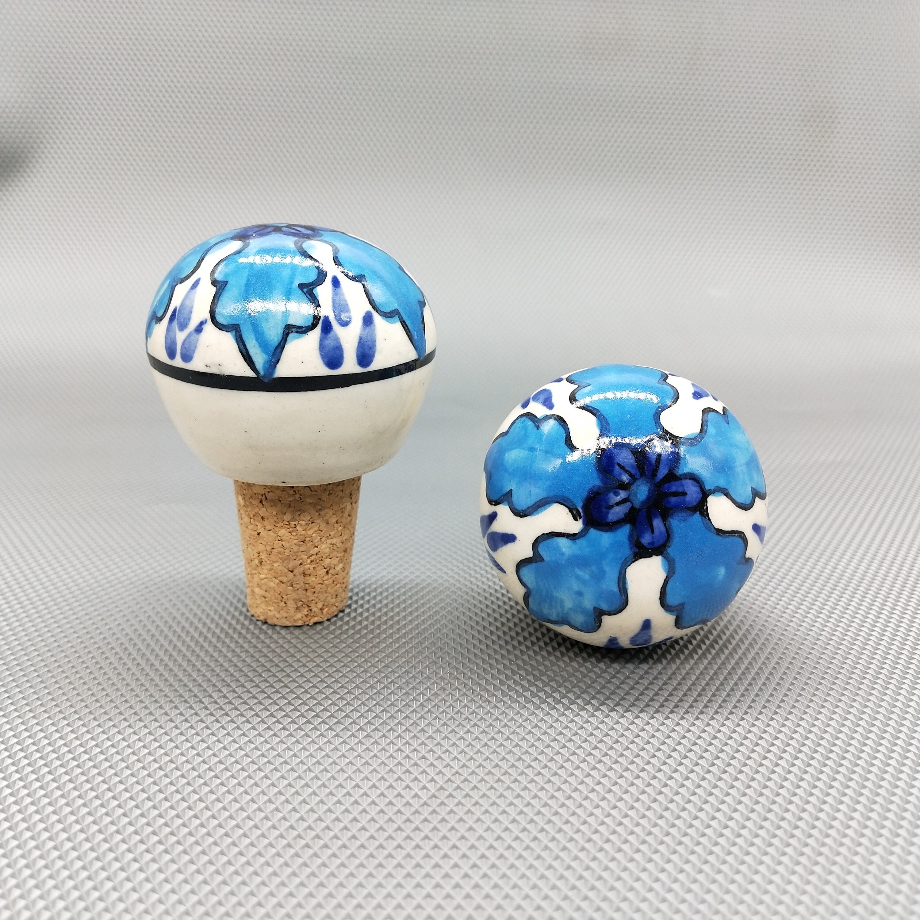 Ceramic Hand Painted Round Shape Combination of Printed White and Blue ...