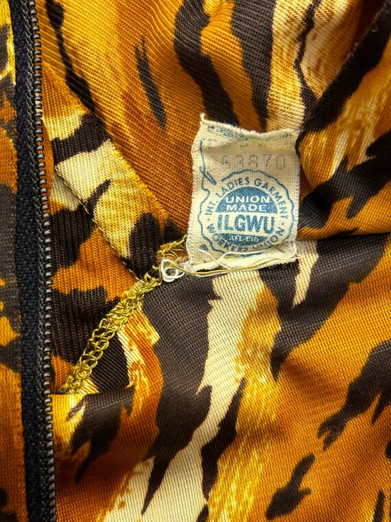 Tiger Turtleneck Polyester Knit Pullover 1970s Blouse - Gem