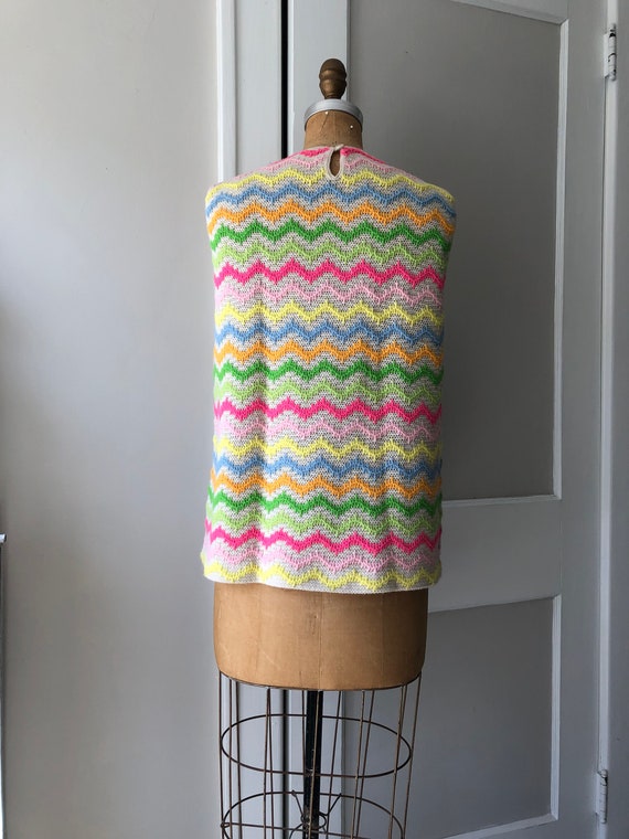 Colorful ZigZag Stitch Shell - 1960s Vintage - Gem