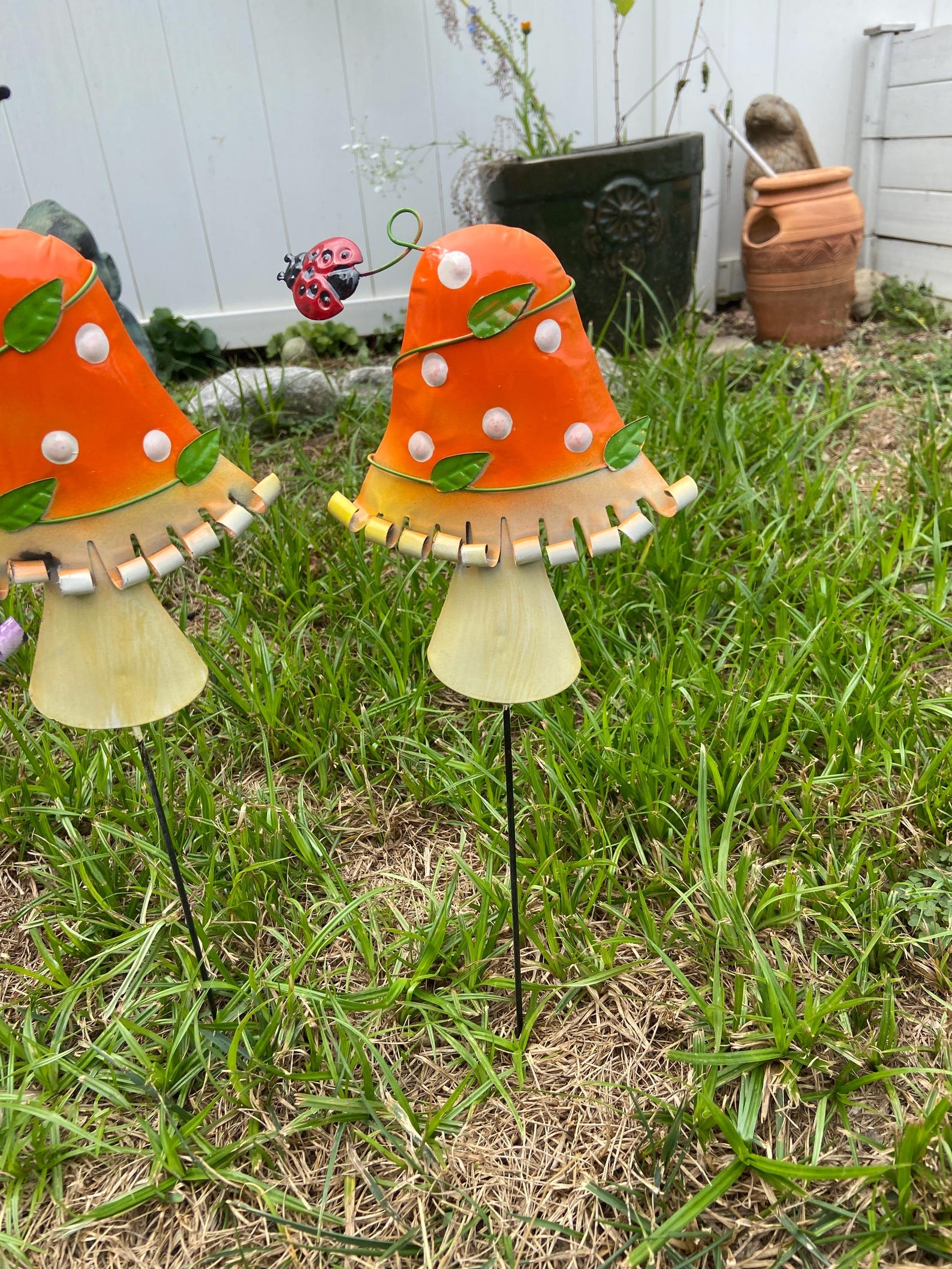 5 Colored Metal Mushroom Garden Stakes - Etsy