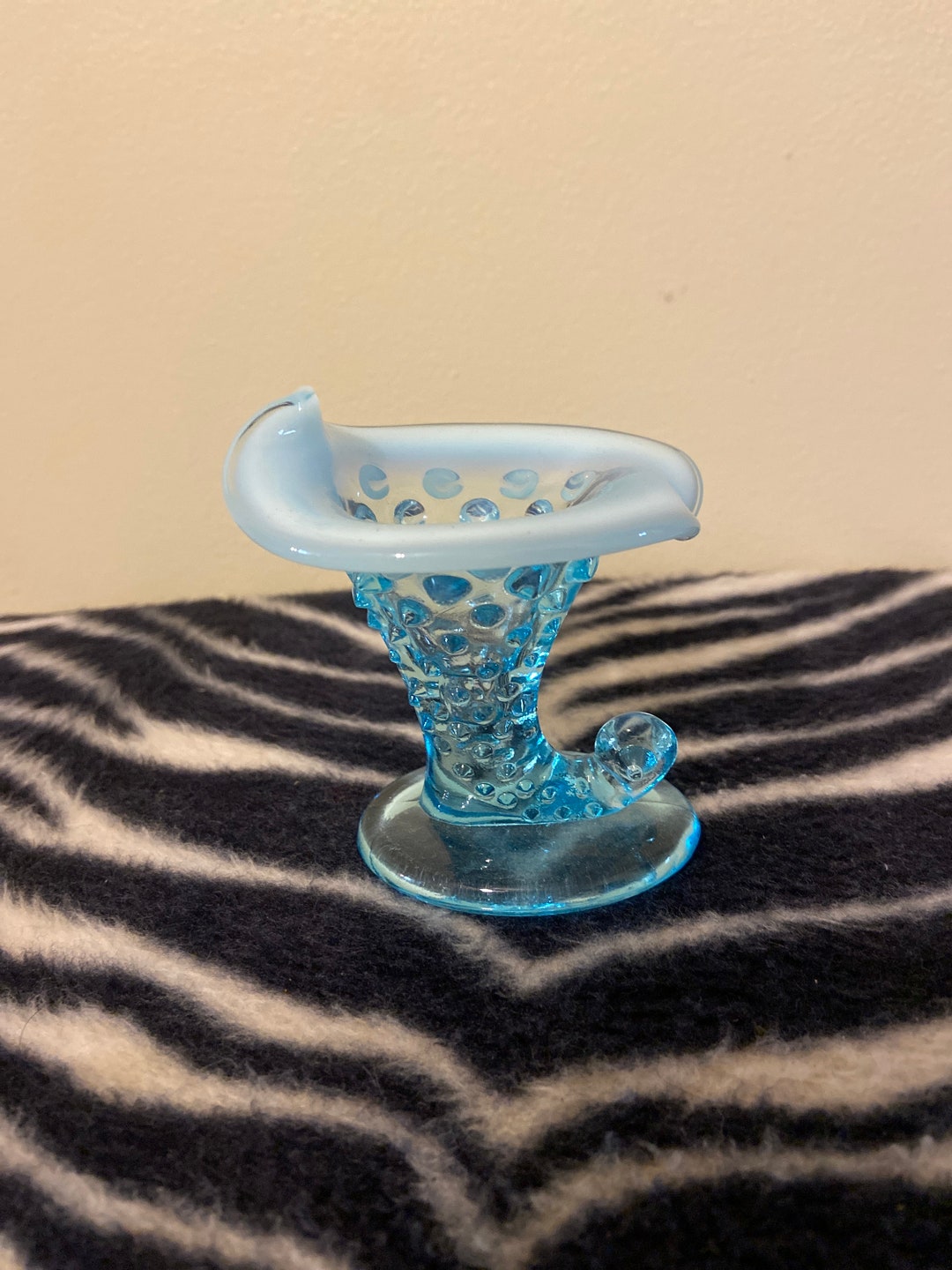 Vintage Fenton Blue Opalescent Hobnail Cornucopia Vase - Etsy