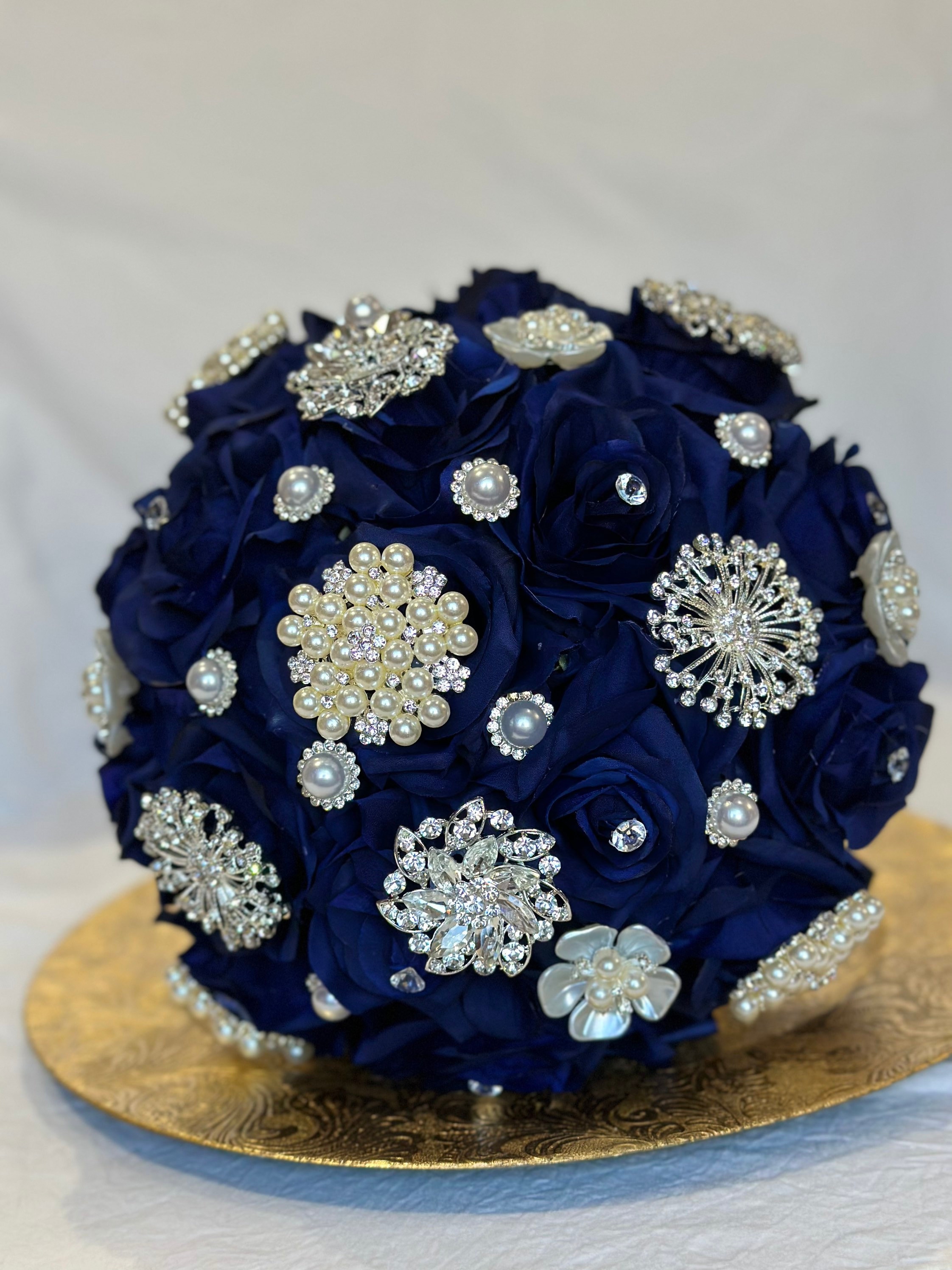 Elegant Navy Blue Rose and Pearl Bouquet/ Pearl Quinceañera Bouquet ...