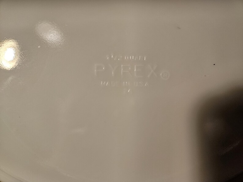 Vintage Pyrex Snowflake Divided Casserole Dish 1 1/2 Qt. - Etsy