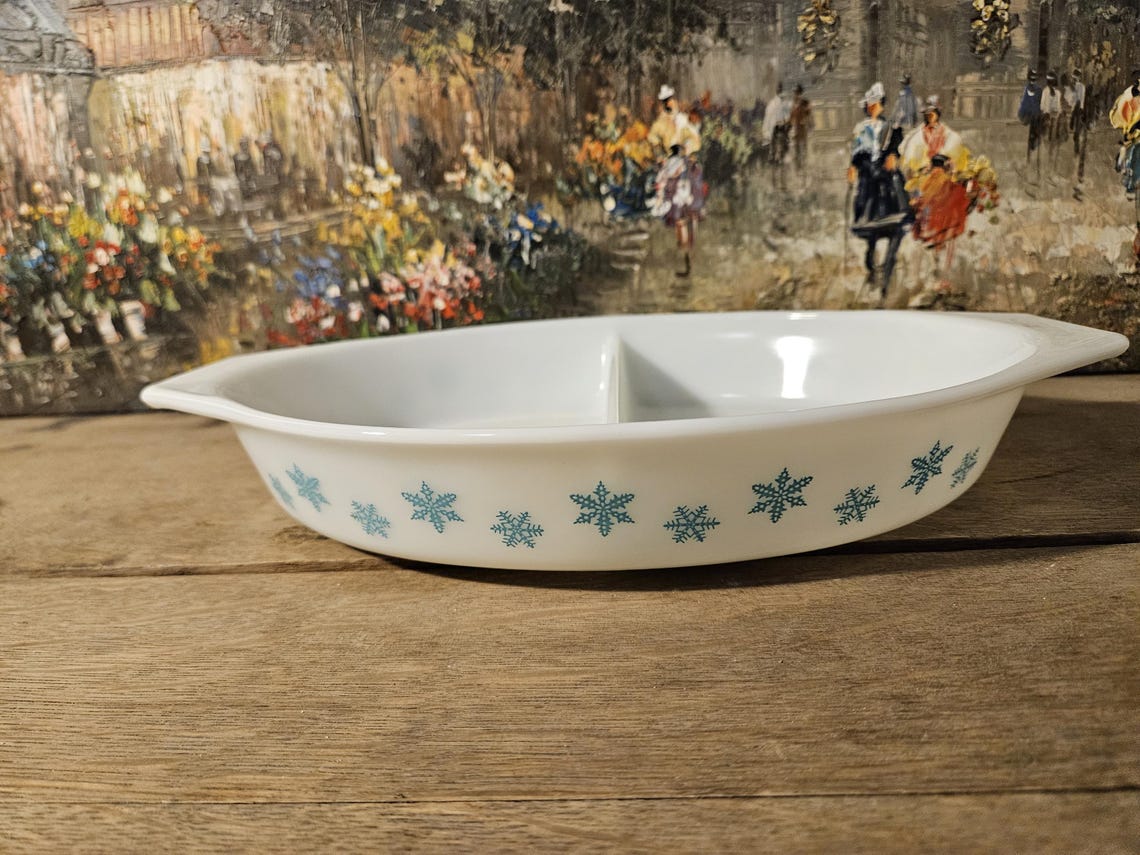 Vintage Pyrex Snowflake Divided Casserole Dish 1 1/2 Qt. - Etsy