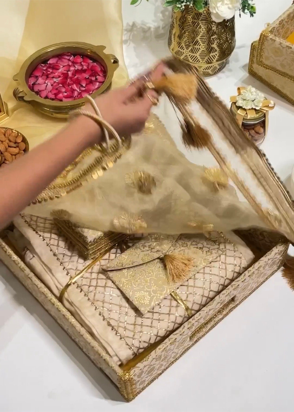 Indian Wedding Gift Hamper Box , Wedding Trays , Basket , Shagun Basket ...