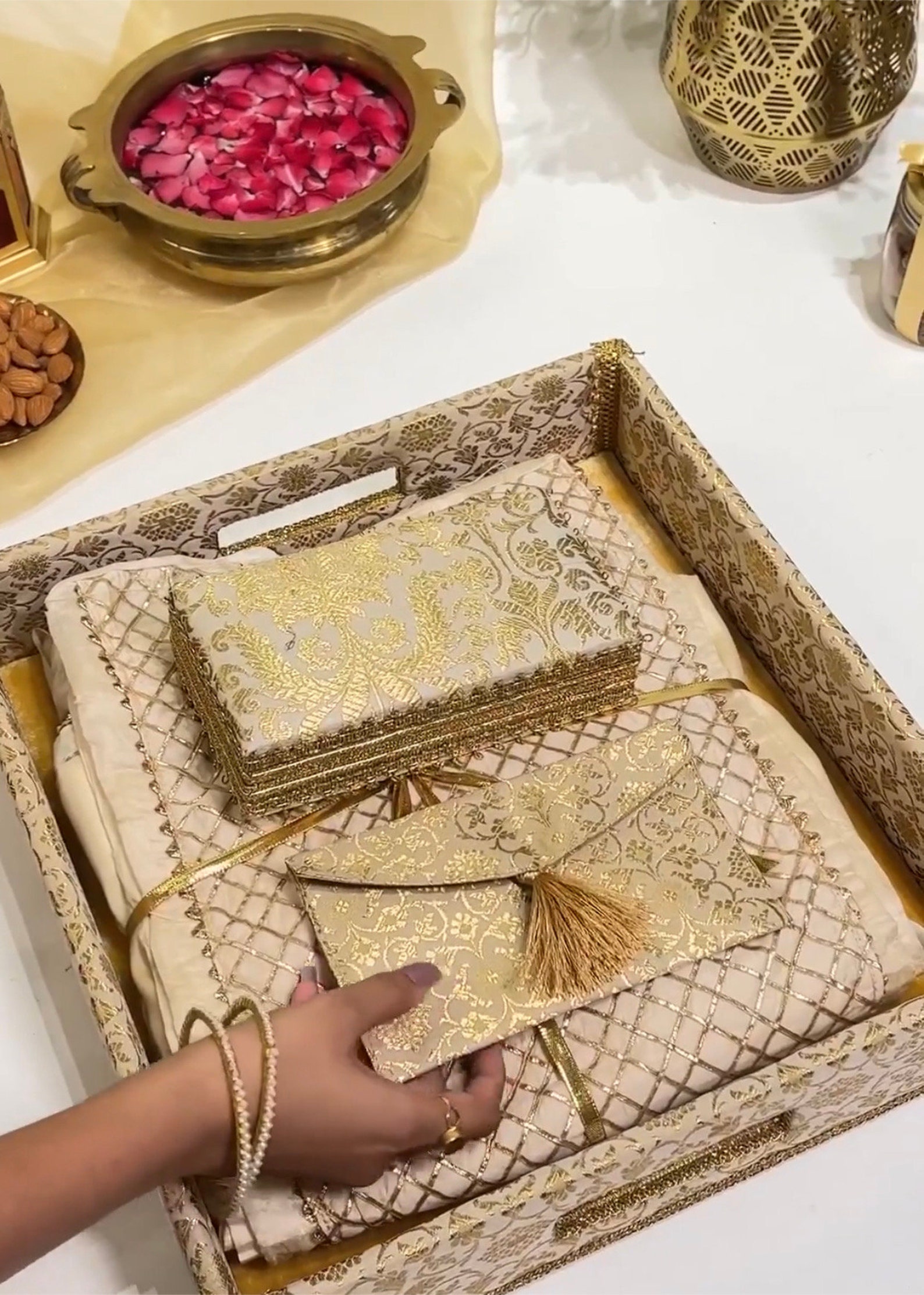 Indian Wedding Gift Hamper Box , Wedding Trays , Basket , Shagun Basket ...