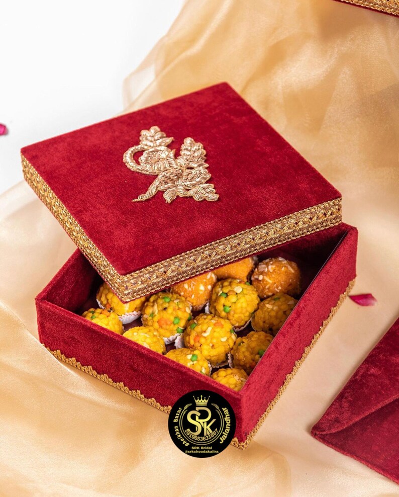 Sahi Chithi & Lagan Patrika Mithai Box Saghun Envelope in Wedding Doli ...