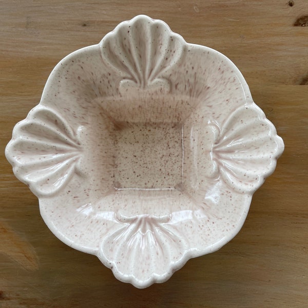 Pottery Shell Bowl - Etsy