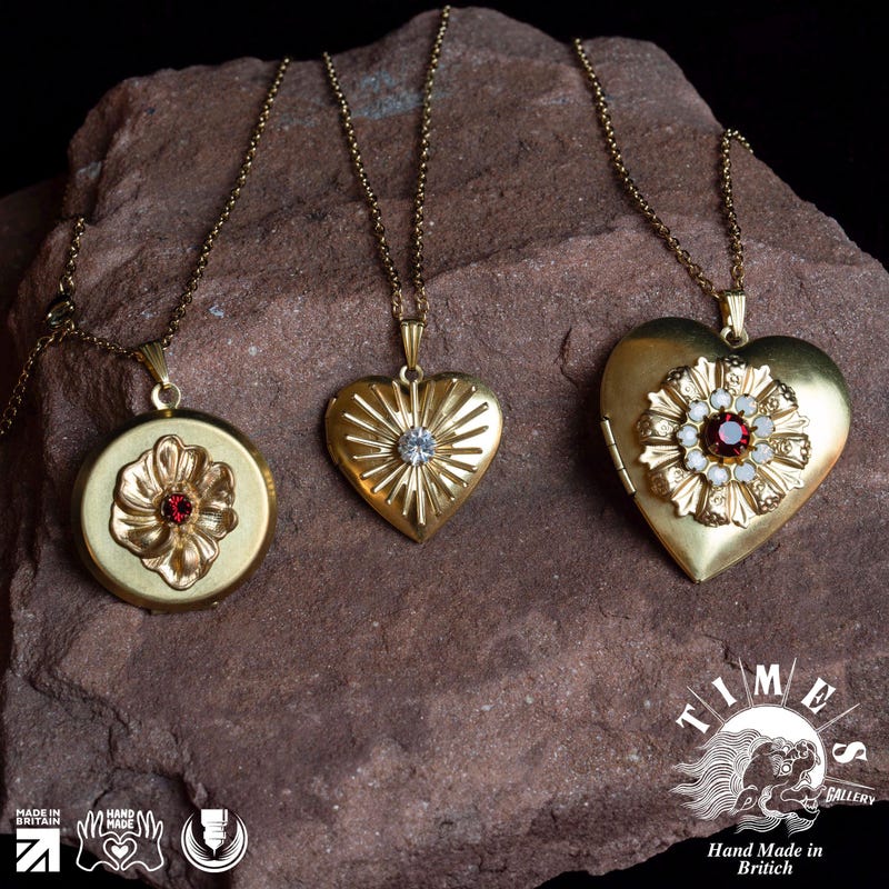 Compass Locket - Etsy