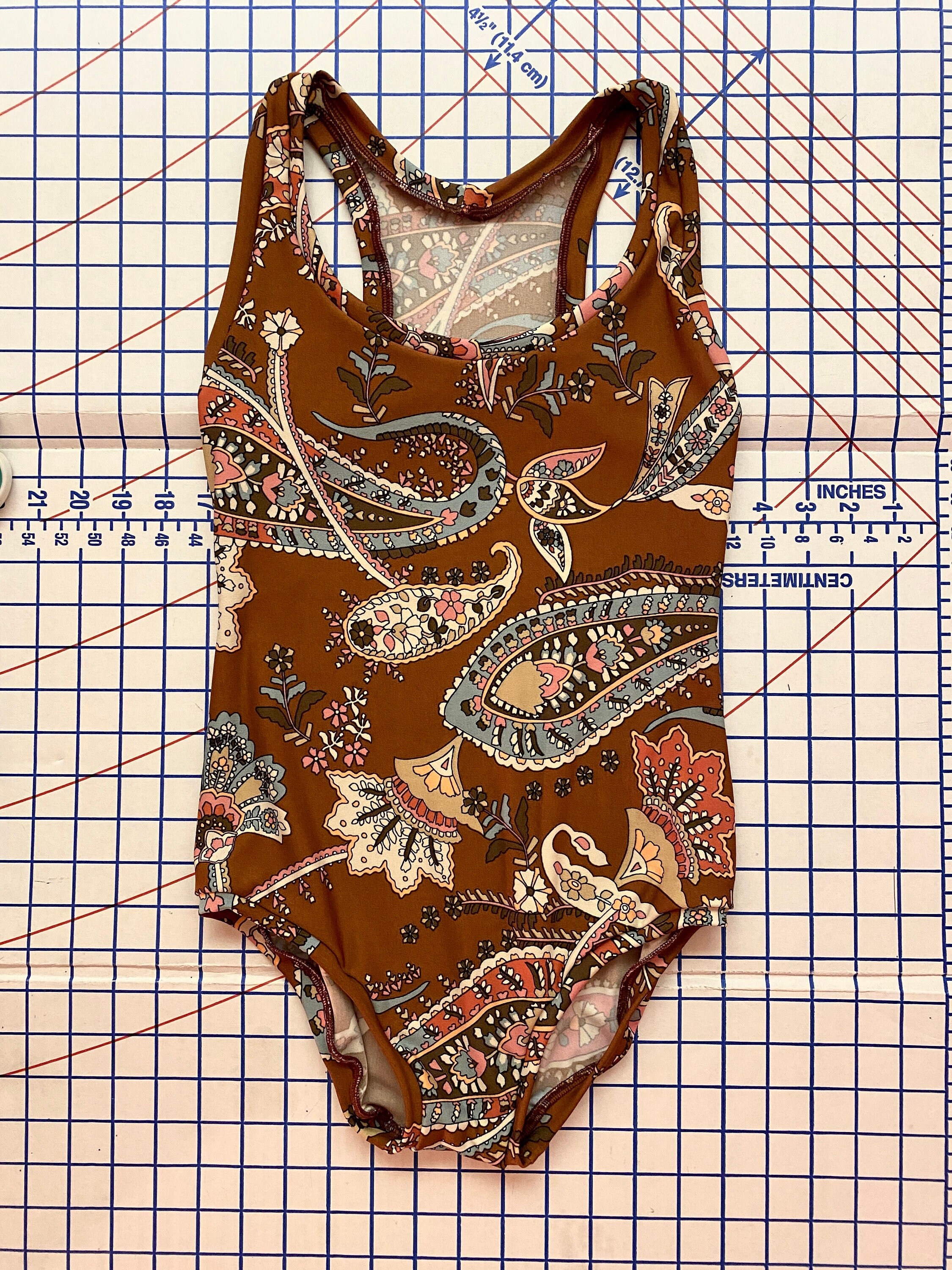 Racerback Leo - Etsy