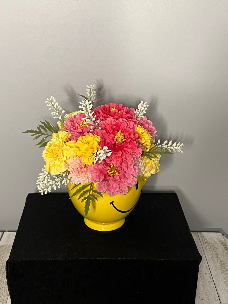 Happy Face Smiley Mug Bouquet Floral Arrangement, Get Well Floral Gift ...