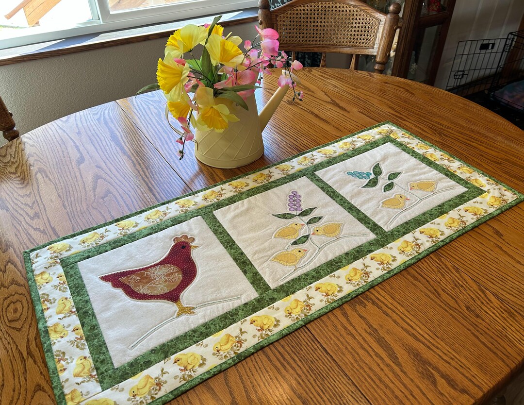 Quilted Applique Chickens Table Runner ~ Hen & Chicks Table Topper ...