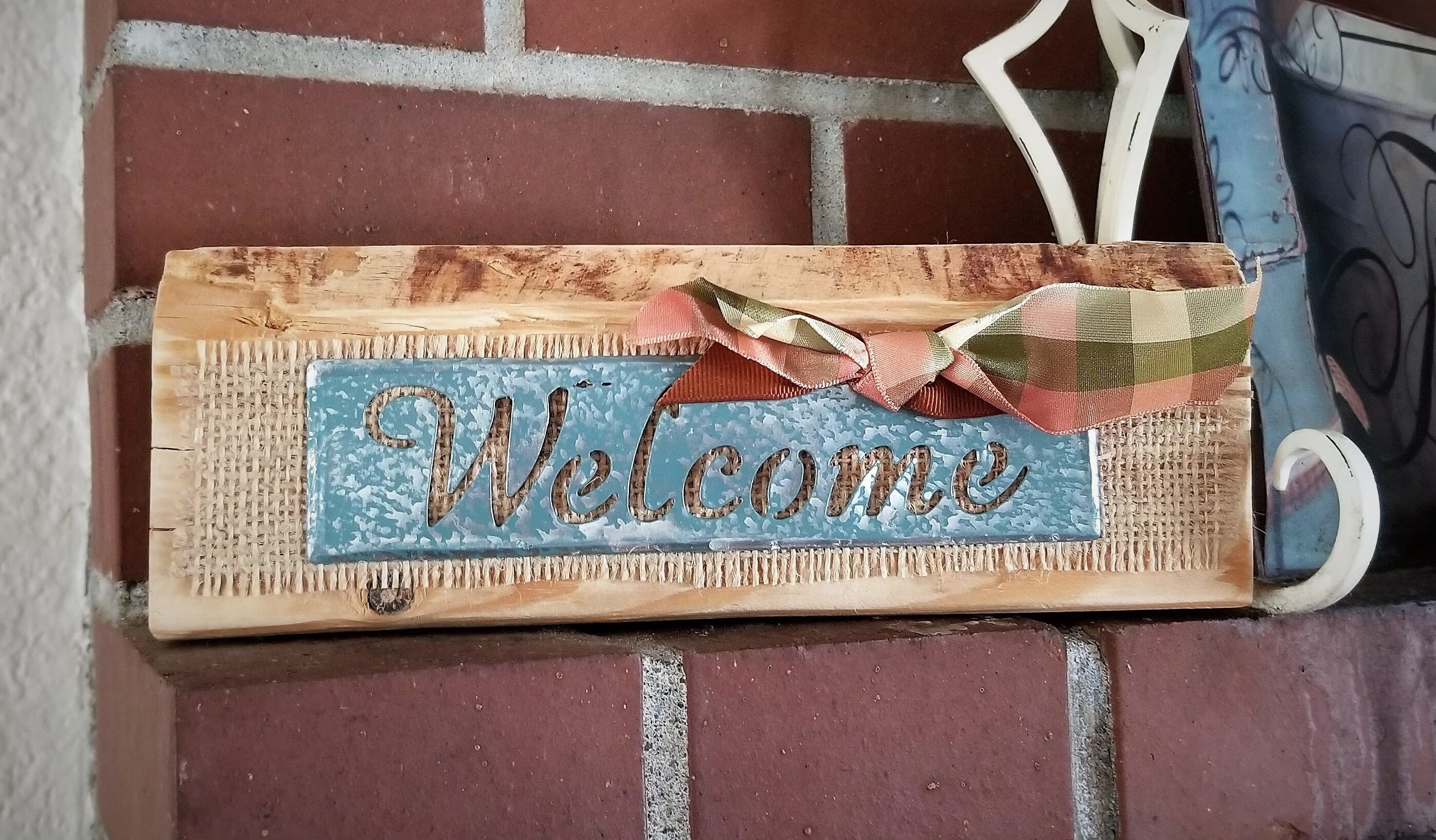 Rustic WELCOME Sign, Live Edge Wood Sign, Mountain Cabin Decor, Burlap ...