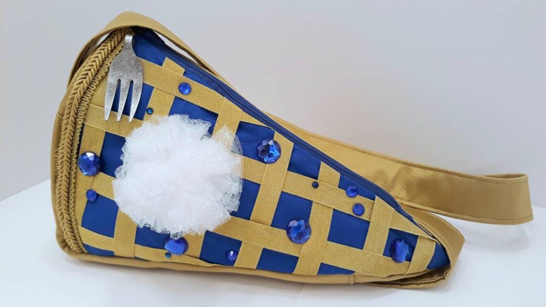 Handmade Blueberry Pie Shaped Medium Shoulder Purse, Realistic Fun Food ...
