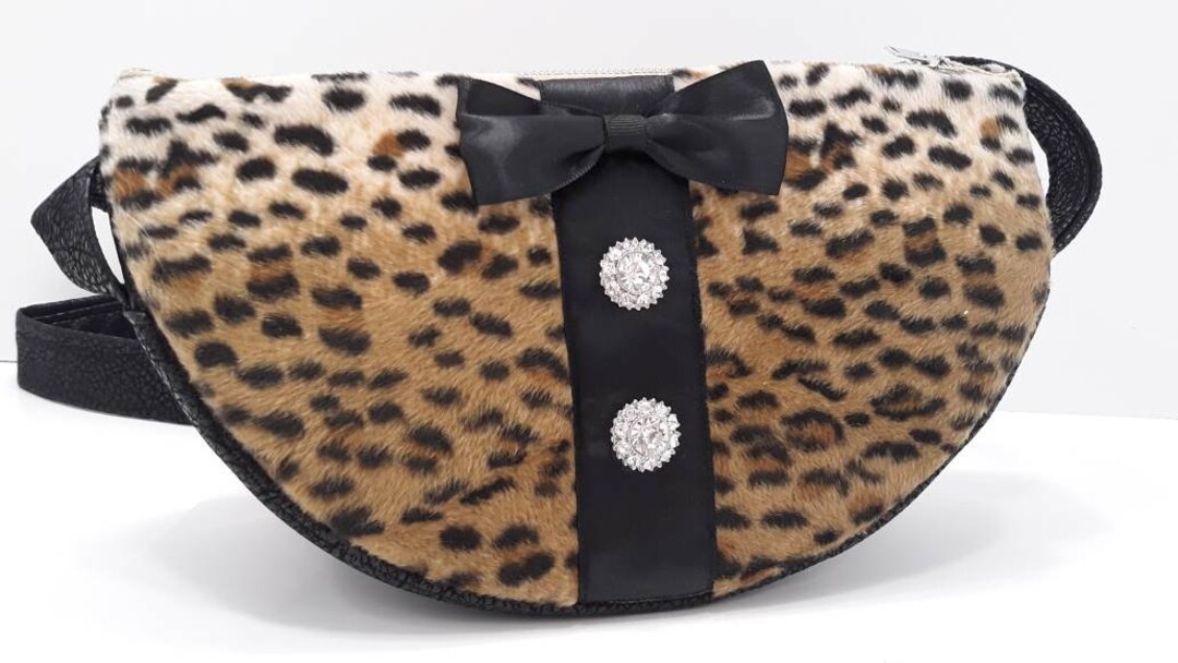 Elegant Leopard Medium-small Sized Shoulder Purse Lightweight Animal ...