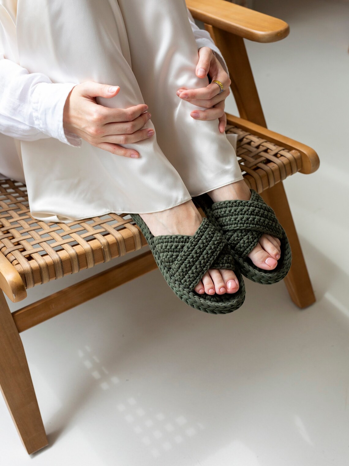 Criss Cross Slippers Crochet Tutorial, Step-by-step Video Masterclass ...