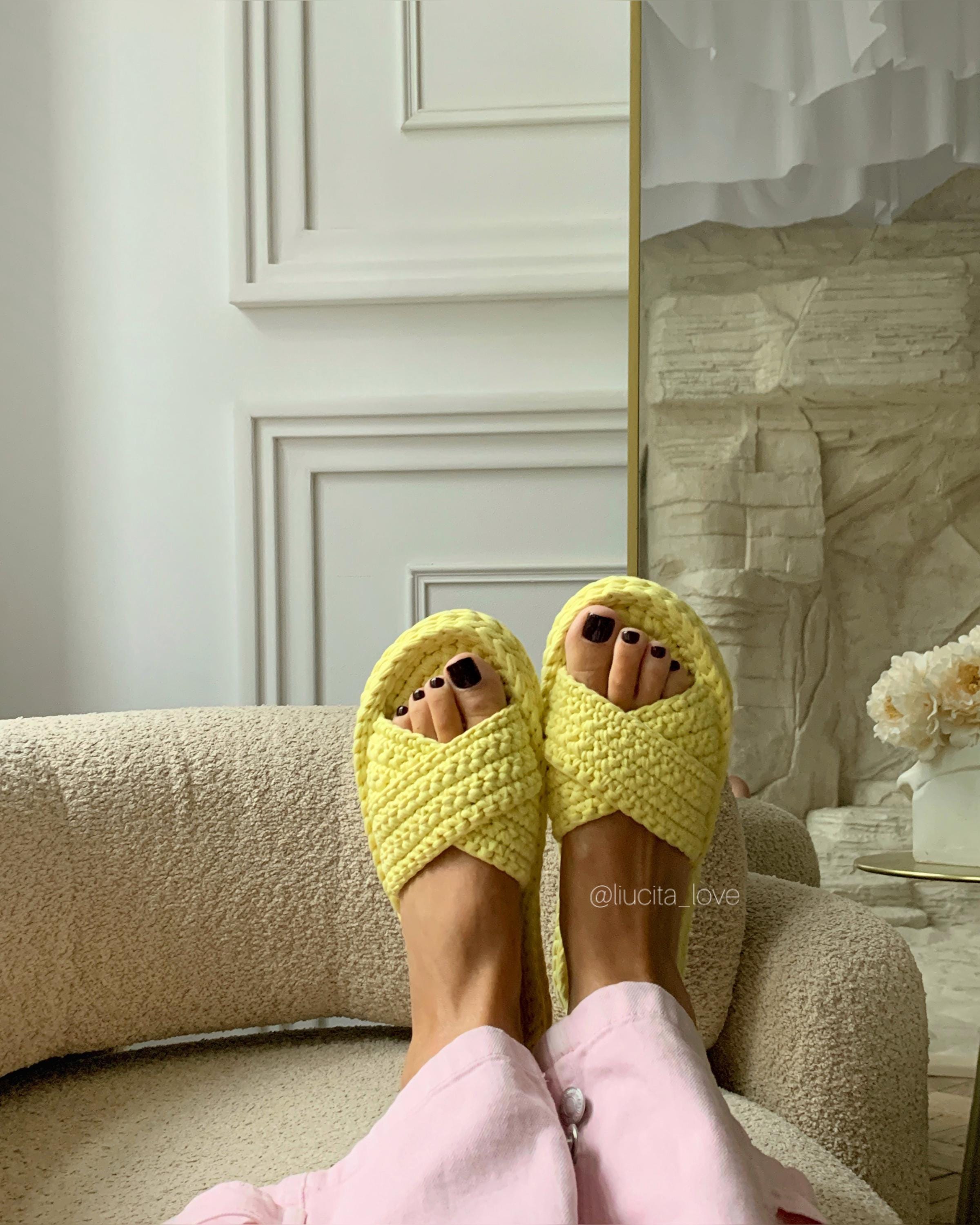 Crochet Slippers Pattern PDF, Criss Cross T-shirt Yarn Slippers, Step ...