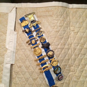 Handmade DAR Insignia Pin Case (custom/ Made to Order) - Etsy