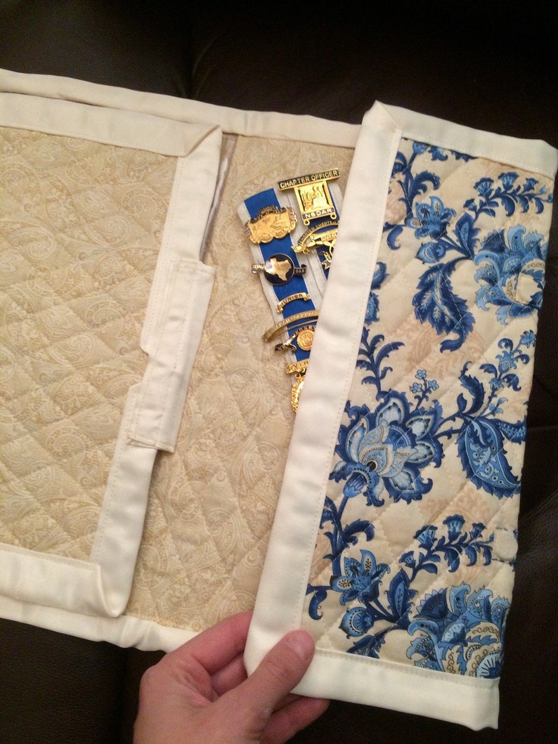 Handmade DAR Insignia Pin Case (custom/ Made to Order) - Etsy