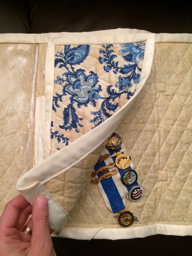 Handmade DAR Insignia Pin Case (custom/ Made to Order) - Etsy