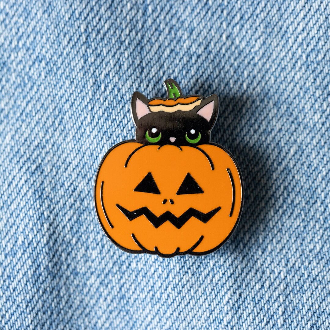 Halloween Cat Pumpkin / Hard Enamel Pin Badge - Spooky Enamel Lapel Pin ...
