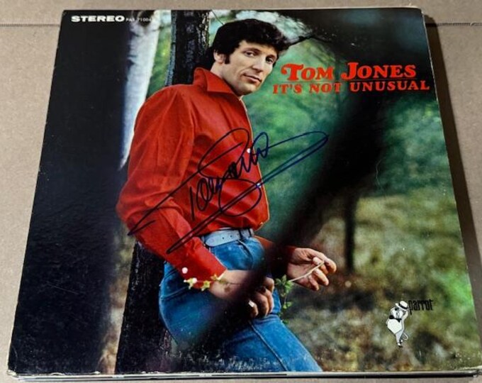 TOM JONES Signed Autographed Vintage It's Not Unusual Record Album LP ...