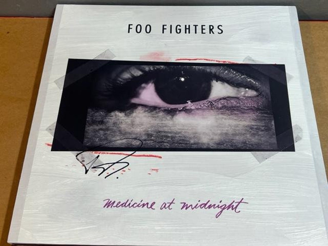 DAVE GROHL Signed Autographed Foo Fighters Medicine at Midnight Record ...