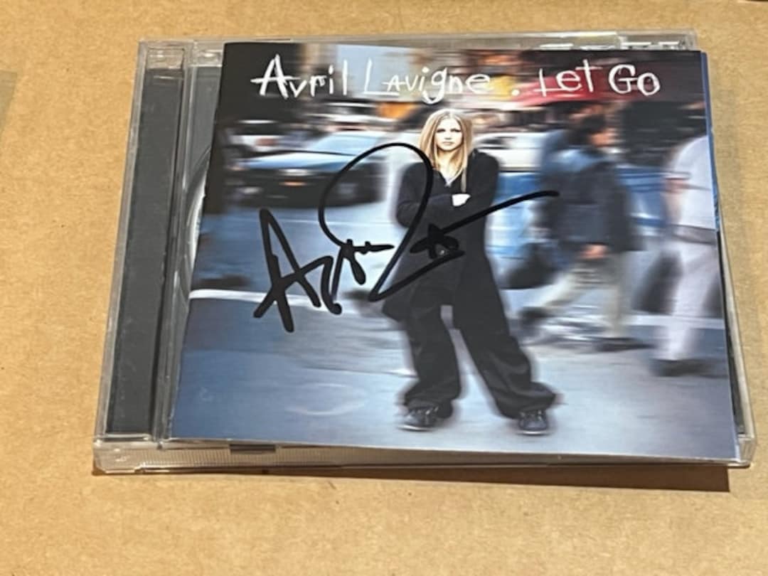 AVRIL LAVIGNE Signed Autographed Let's Go CD Booklet - Etsy