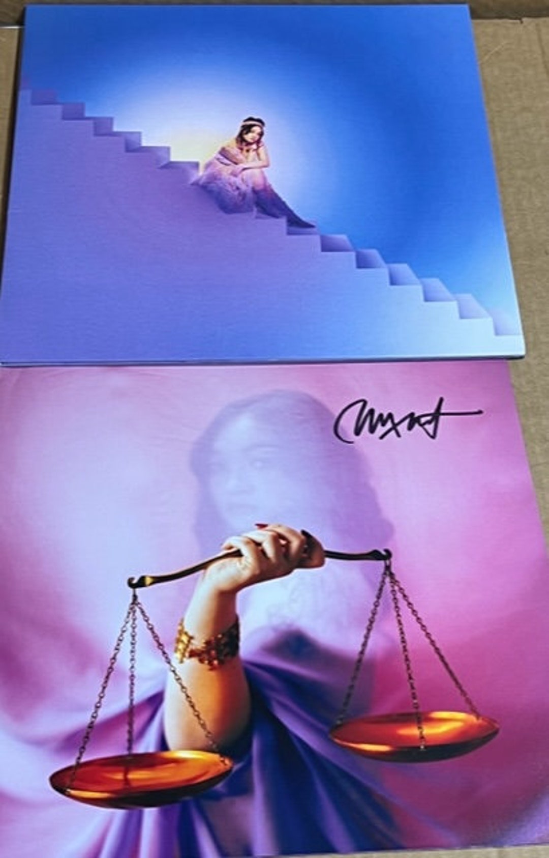 Libra Scale Album Deluxe