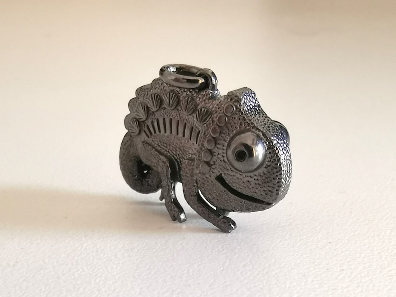 Chameleon Pendant Made From Sterling Silver With a Gem in Its Eyes Will ...