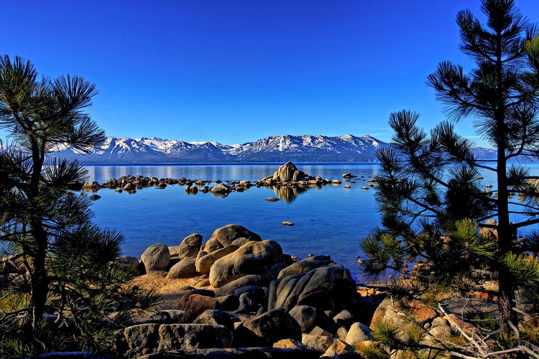 Lake Tahoe Crystal-clear Waters in the Majestic Sierra Nevada Mountains ...