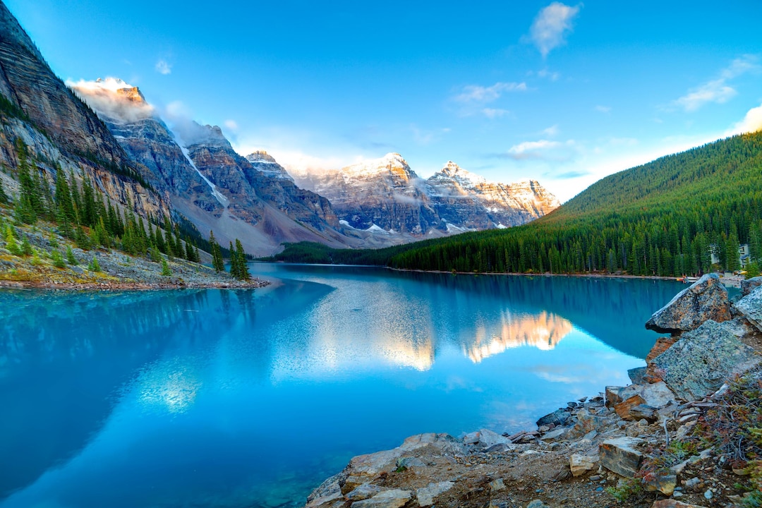 Sunrise at Moran Lake a Glacially-fed Lake in Banff National Park ...