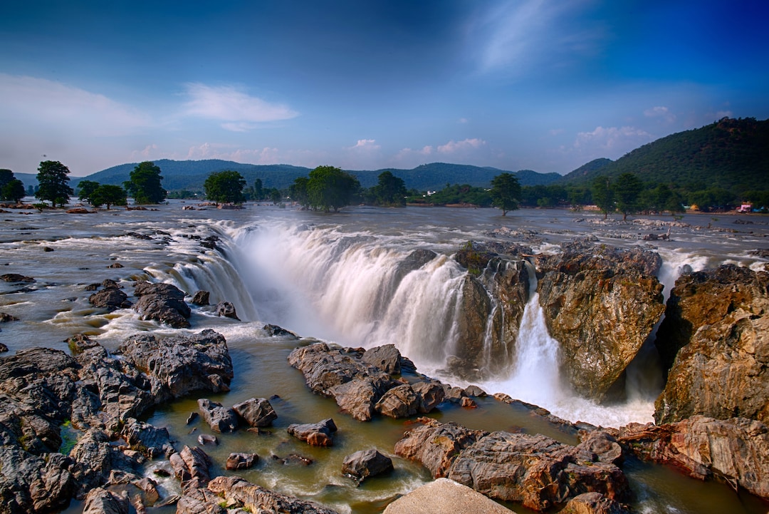 Hogenakkal Waterfalls on the Kaveri River the Niagara Falls of India ...