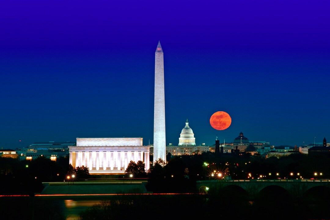 Moon Rising Over US Capitol & the National Mall, Washington D.C. Canvas ...