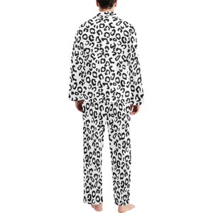 Buttoned Pajama Set for Men Snow Leopard Print, Long Sleeve Pajamas ...