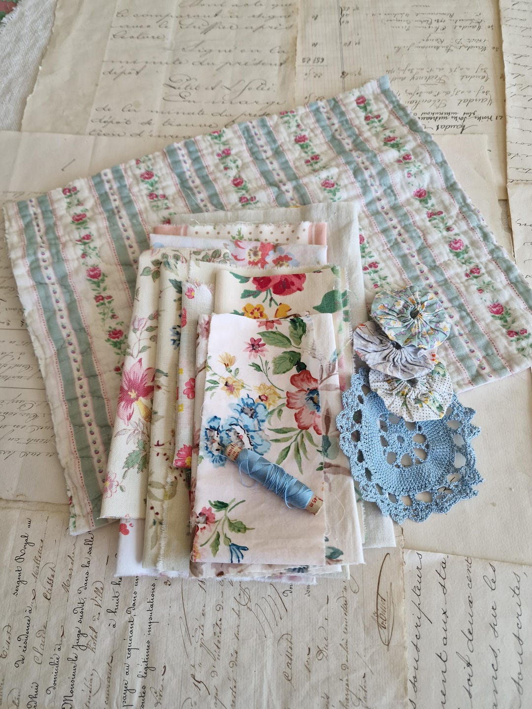 Lovely Vintage Quilt Piece and Fabrics, Vintage Fabric Bundle, Slow ...