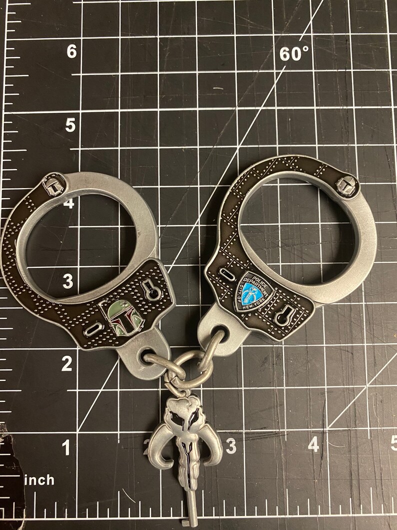 Mandolorian Handcuffs Challenge Coin - Etsy