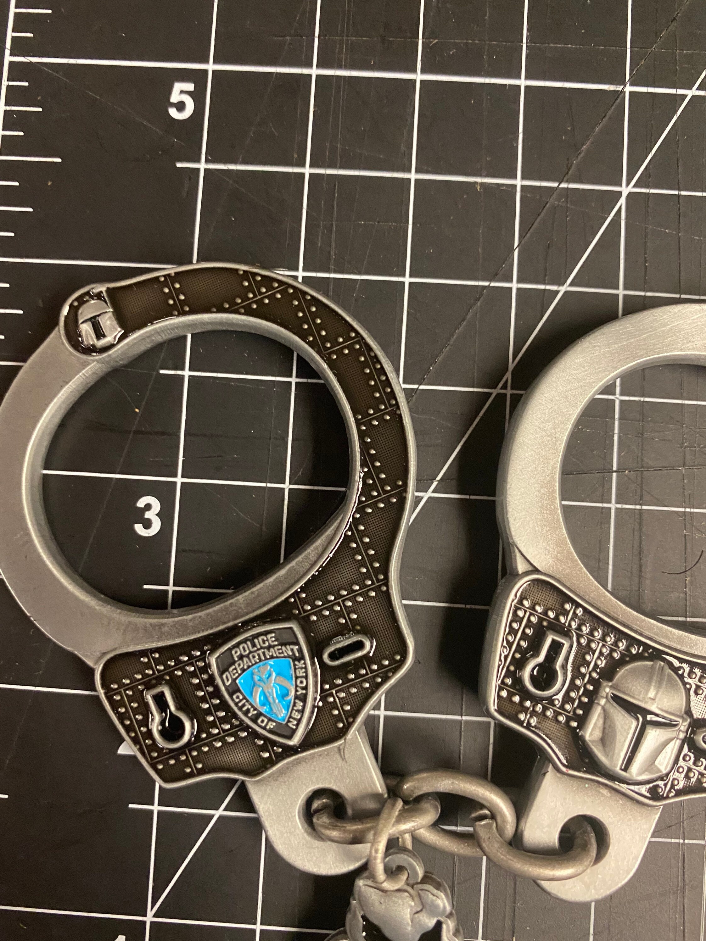 Mandolorian Handcuffs Challenge Coin - Etsy