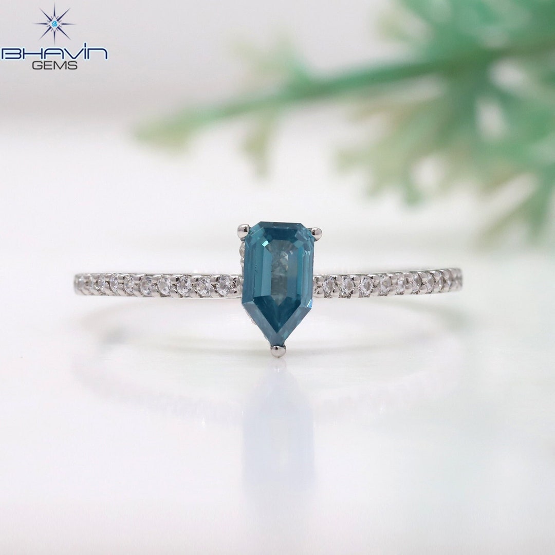 18K White Gold Shield Blue Diamond Ring With Brilliant Cut Side ...
