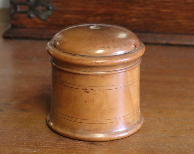 C1850's Treen Box With Screw Top Lid - 19th Century Boxwood or ...